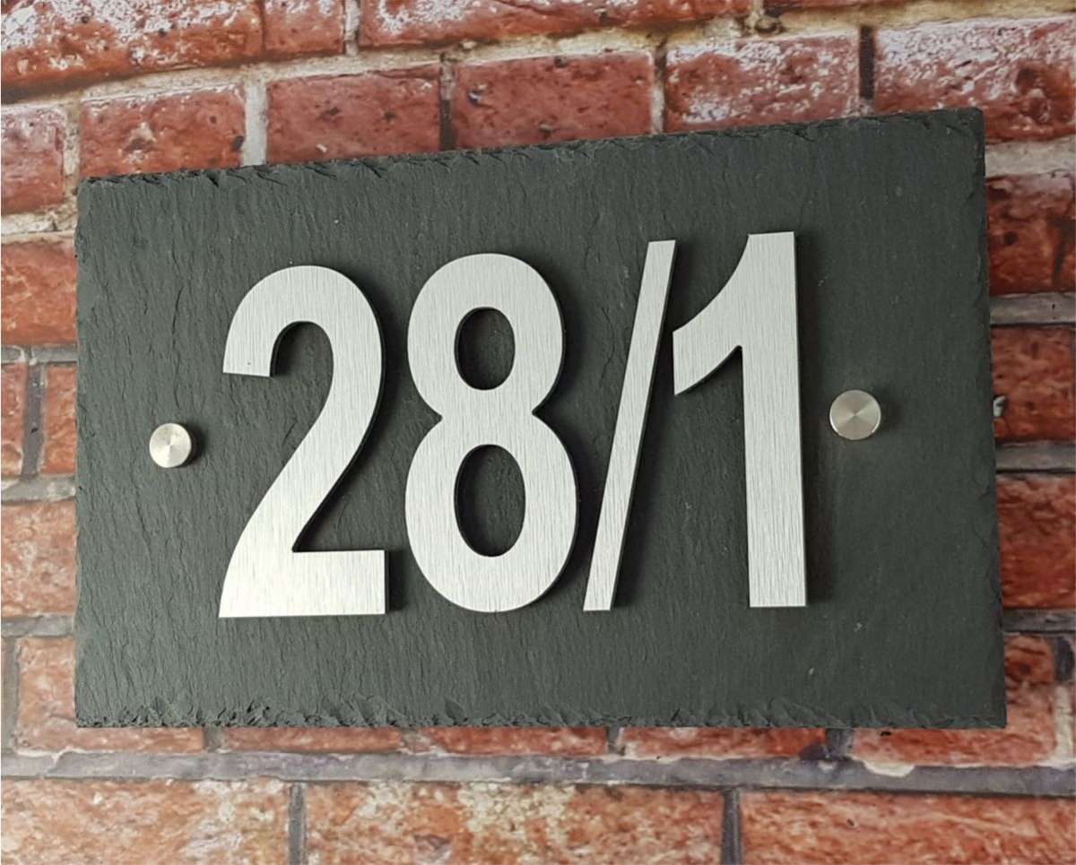 hochwertige 3D Hausnummer mit Schieferplatte in Edelstahl-Design ...